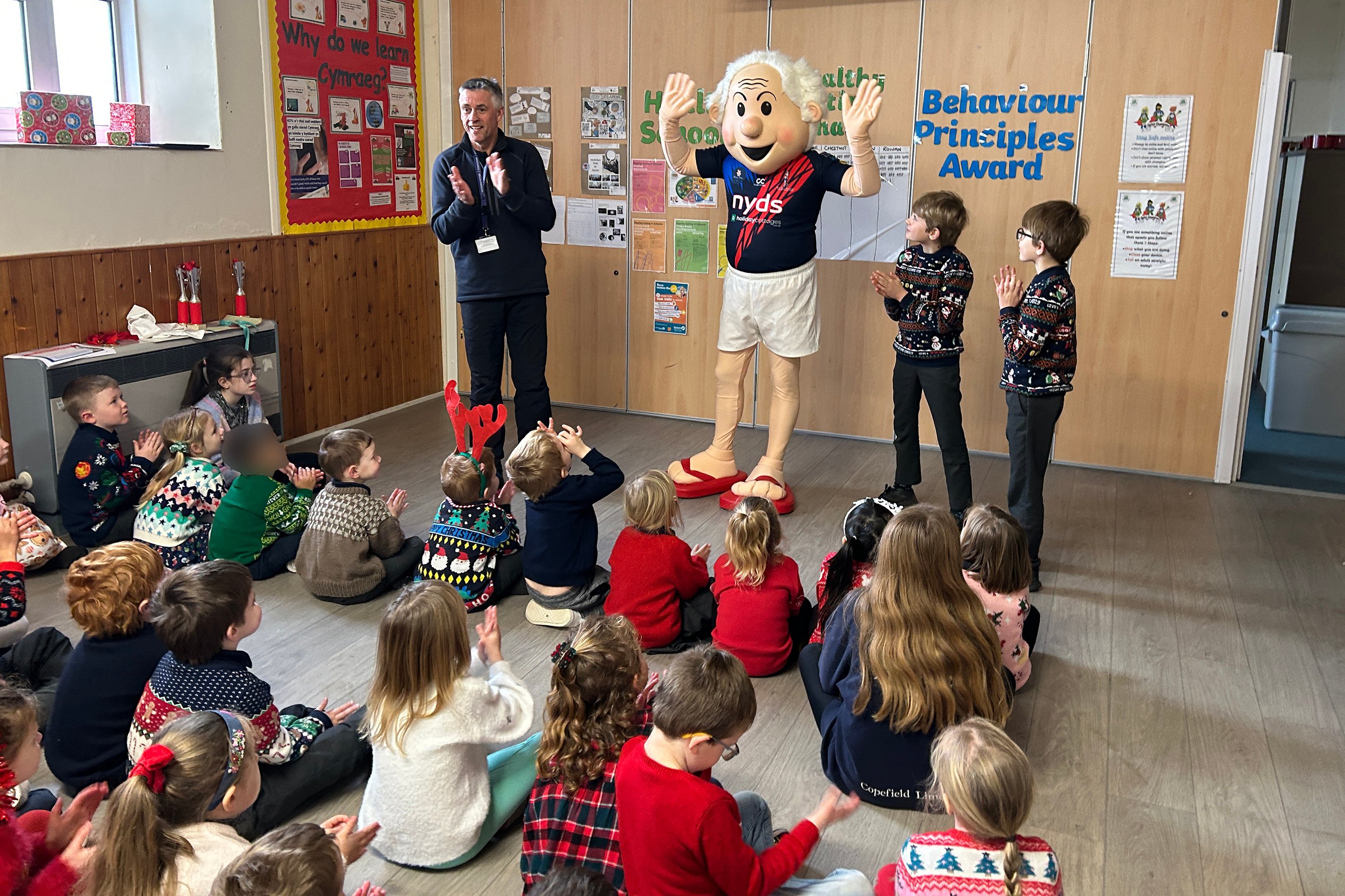 Saundersfoot New Year’s Day Swim mascot Charlie Shivers visits ...
