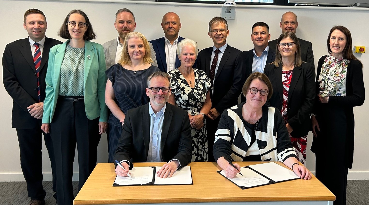 Hywel Dda and UWTSD extend partnership to boost health in south-west ...