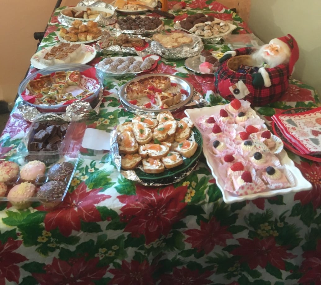 Hundleton WI enjoys Christmas buffet with a quiz and festive poems ...